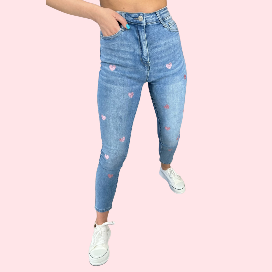 Stilingų moteriškų drabužių parduotuvė